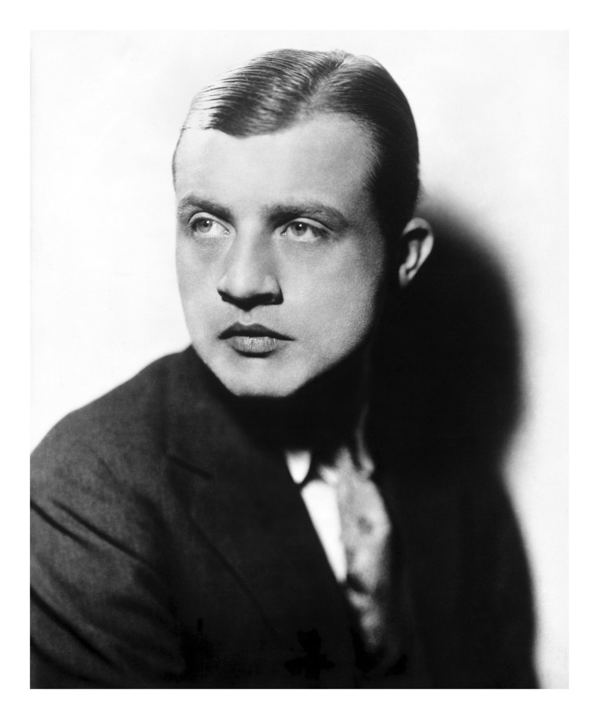 Globe Photos Entertainment & Media Close-up of Thoughtful Dwight Frye - Unframed Photograph ...